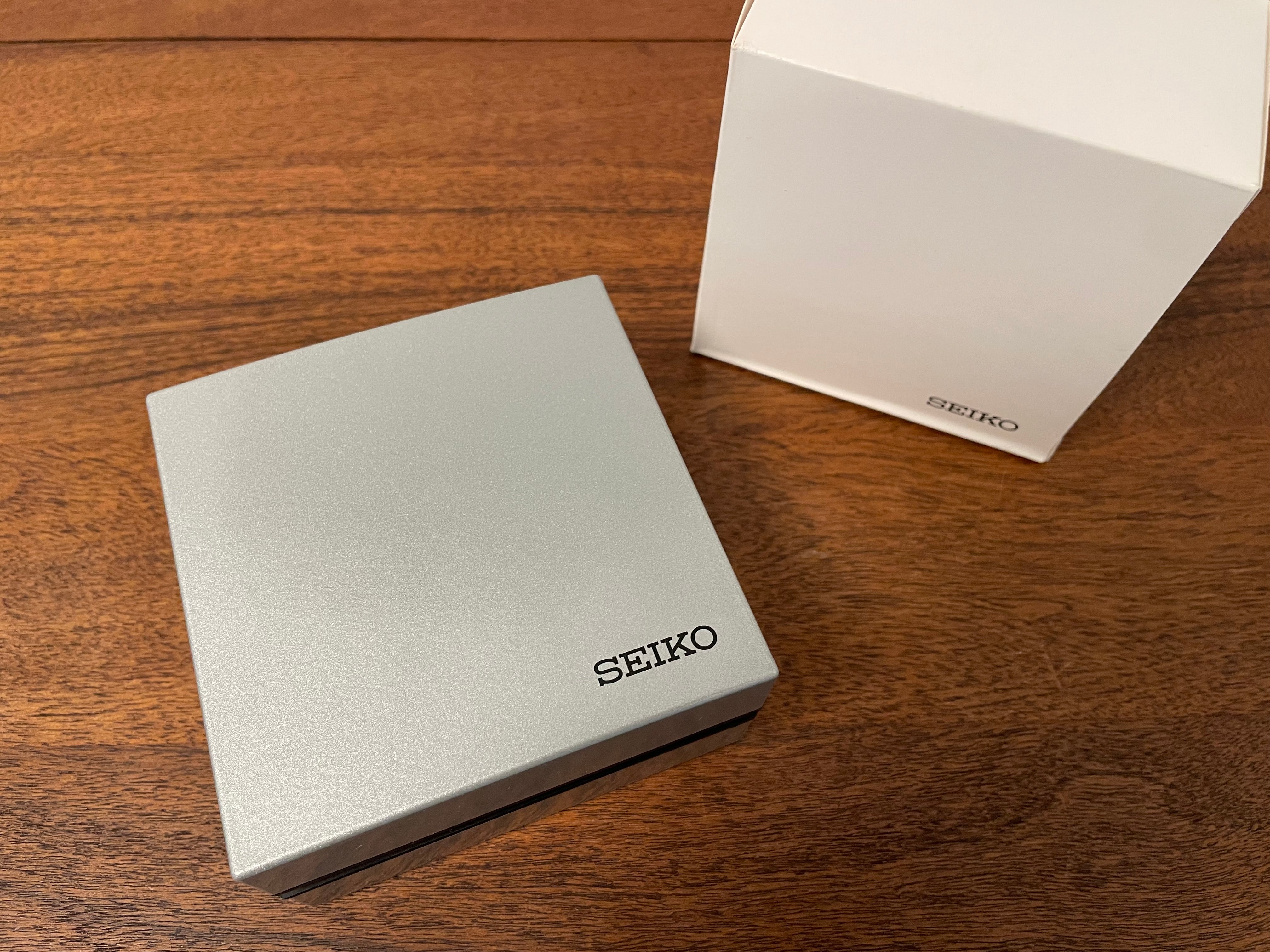 Vintage 80s/90s Seiko watch box - metallic grey box with white outer b ...